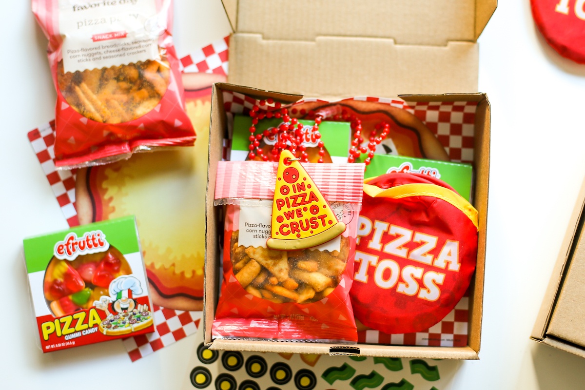 DIY Pizza Party Favors in Cute Pizza Boxes – Salty Canary