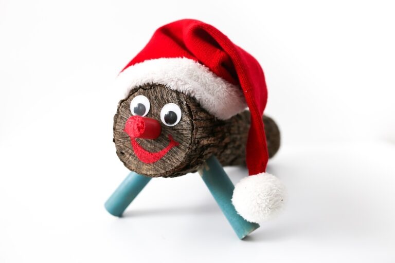 Make Your Own DIY Pooping Log for the Holidays – Salty Canary